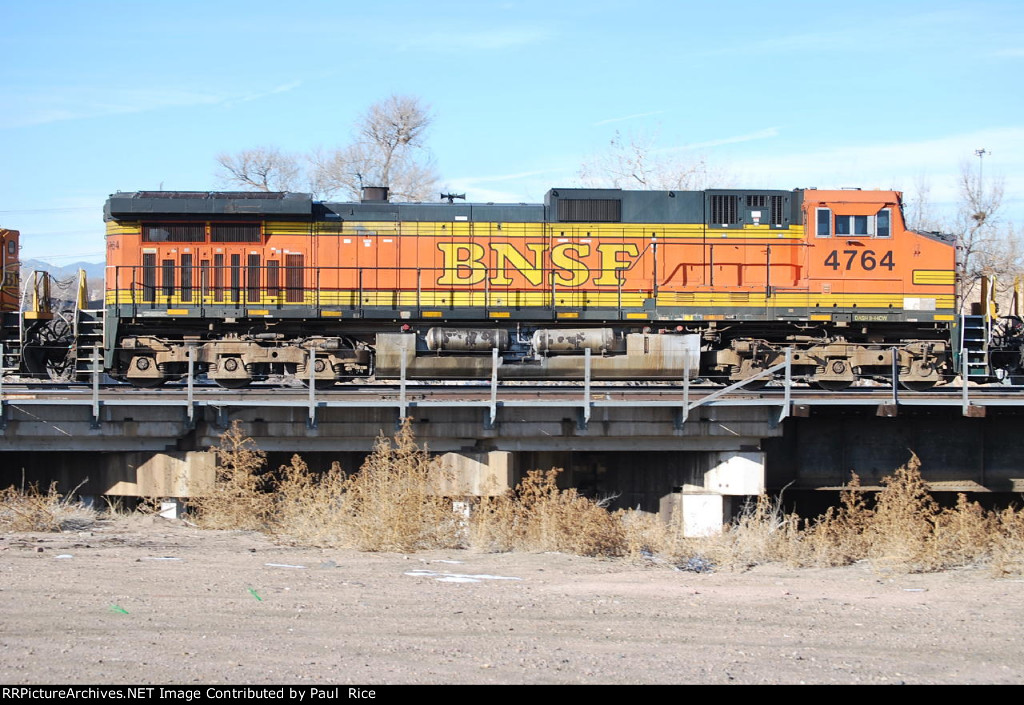 BNSF 4764